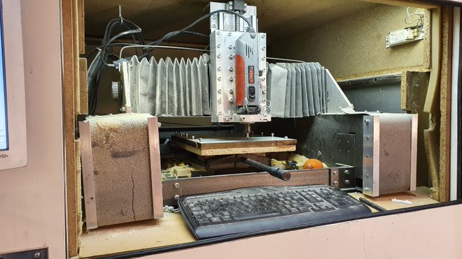 Lingsma | Electric Upright Basses